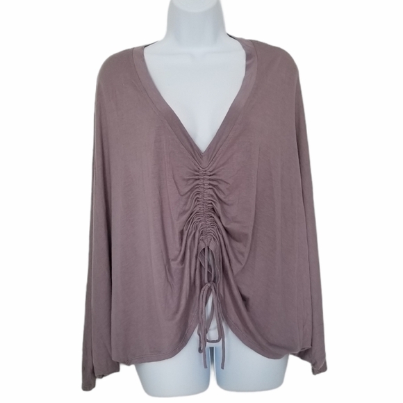 Paraphrase | Tops | Paraphrase Ruched Vneck Oversized Bat Wing Top ...